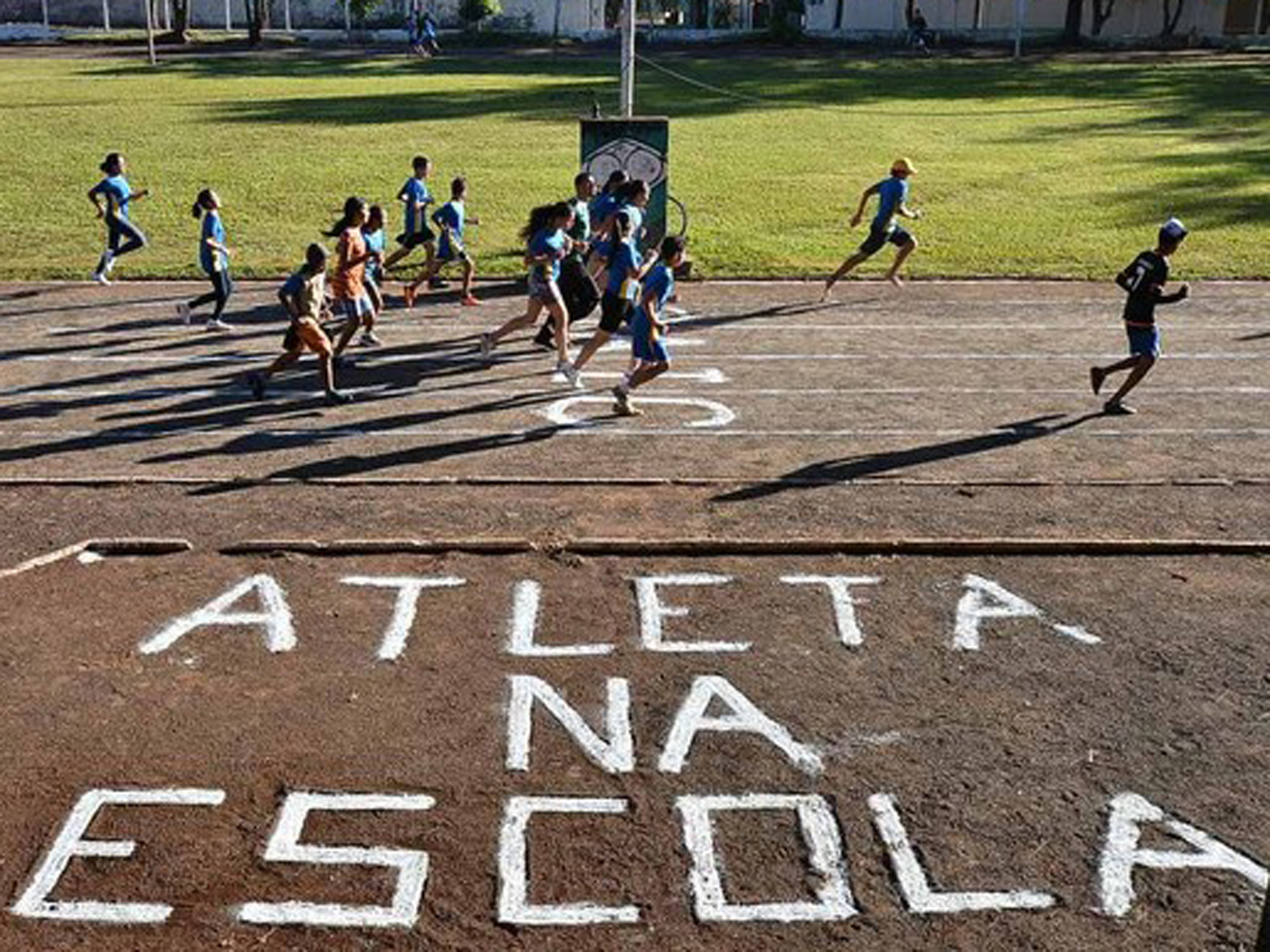 Atleta Na Escola Logo Emoção Marca Festa De 25 Anos Do Atleta